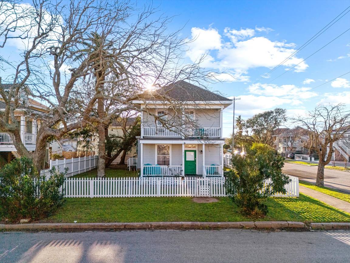 166 M² House ∙ 4 Bedrooms ∙ 10 Guests - Galveston, TX