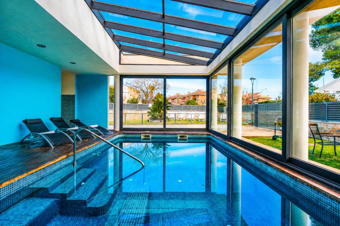 300 M² Villa ∙ 5 Schlafzimmer ∙ 14 Gäste - Tarragona