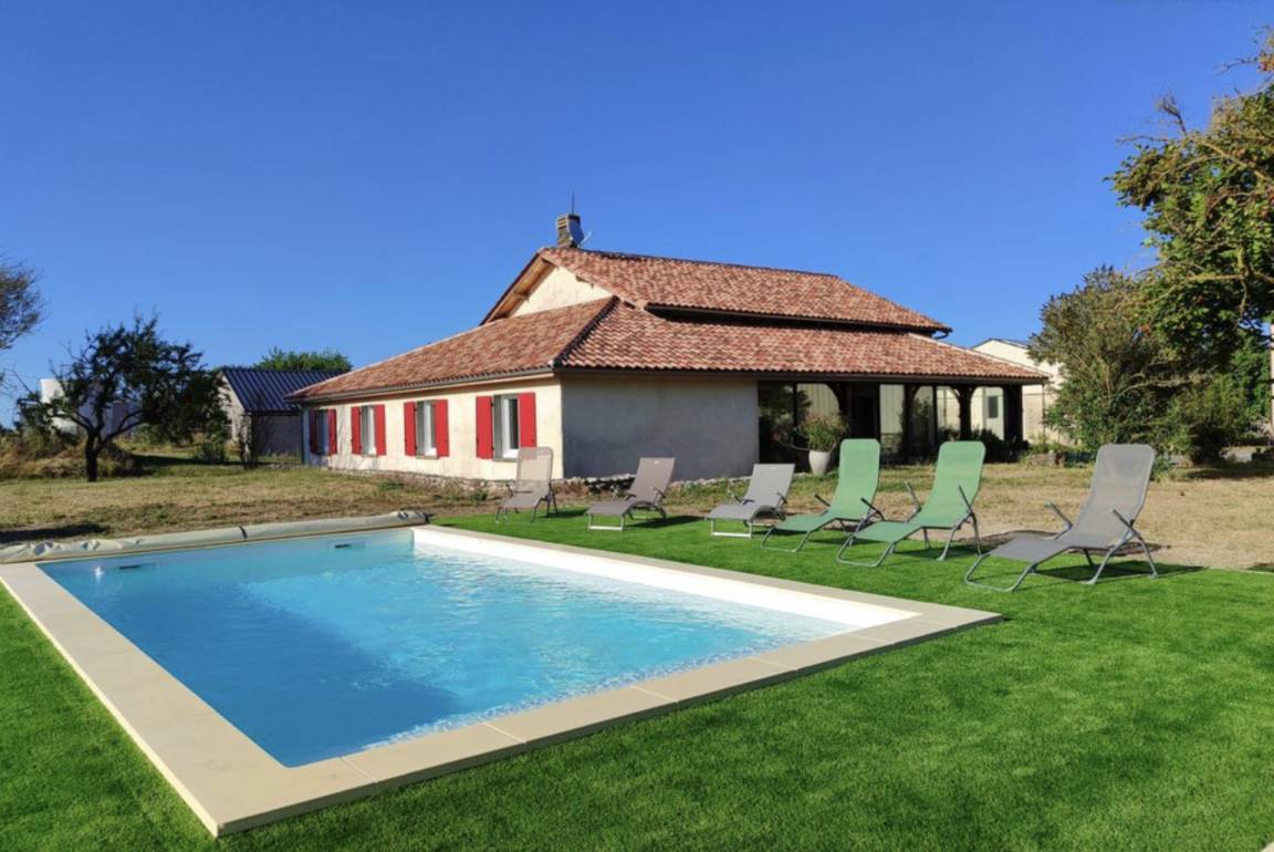200 M² Maison De Vacances ∙ 5 Chambres ∙ 12 Personnes - Aubeterre-sur-Dronne