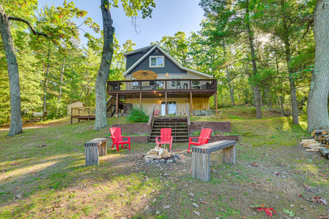 139 M² Cottage ∙ 4 Bedrooms ∙ 12 Guests - Black Lake, Fairview