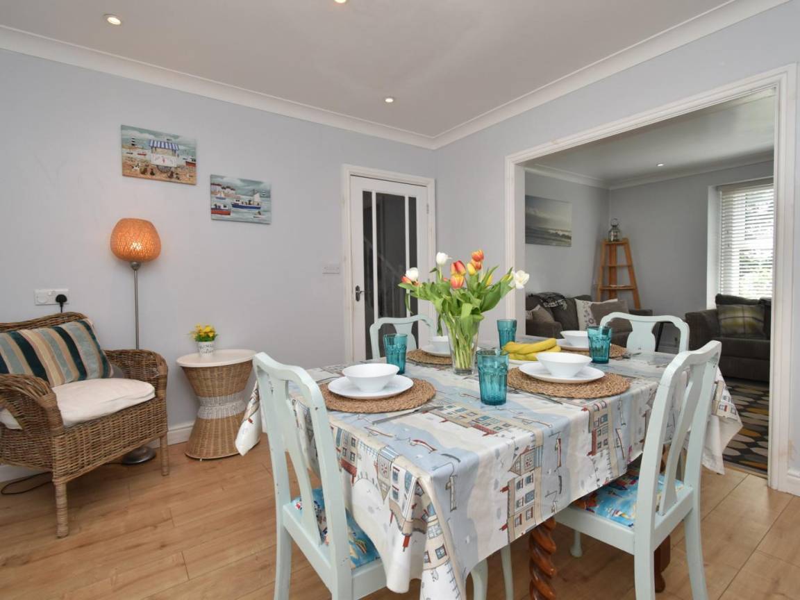 Cottage ∙ 4 Bedrooms ∙ 6 Guests - Saundersfoot