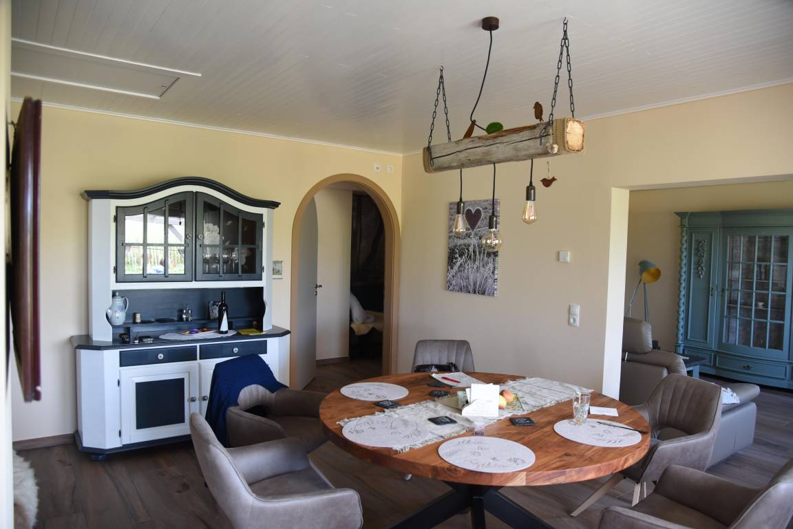 110 M² Ferienhaus ∙ 2 Schlafzimmer ∙ 4 Gäste - Meisenheim