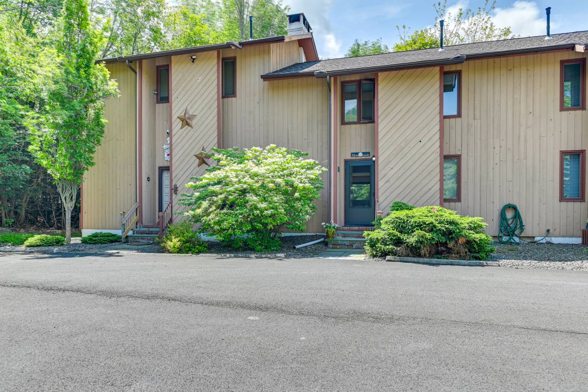 111 M² Apartment ∙ 2 Bedrooms ∙ 6 Guests - Hunter, NY