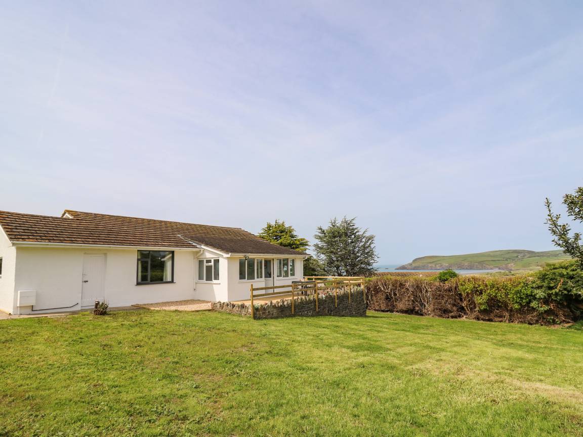 Cottage ∙ 2 Bedrooms ∙ 4 Guests - Fishguard