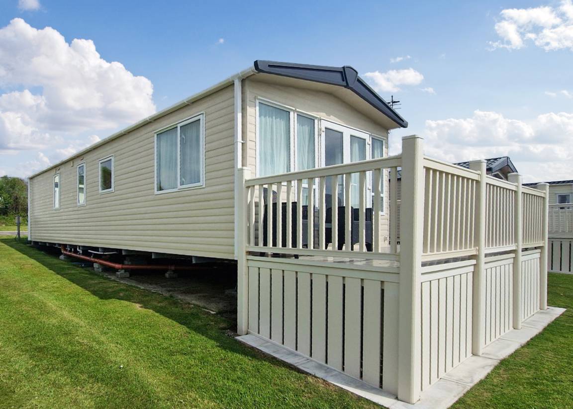 Caravan ∙ 2 Bedrooms ∙ 4 Guests - Pembrokeshire