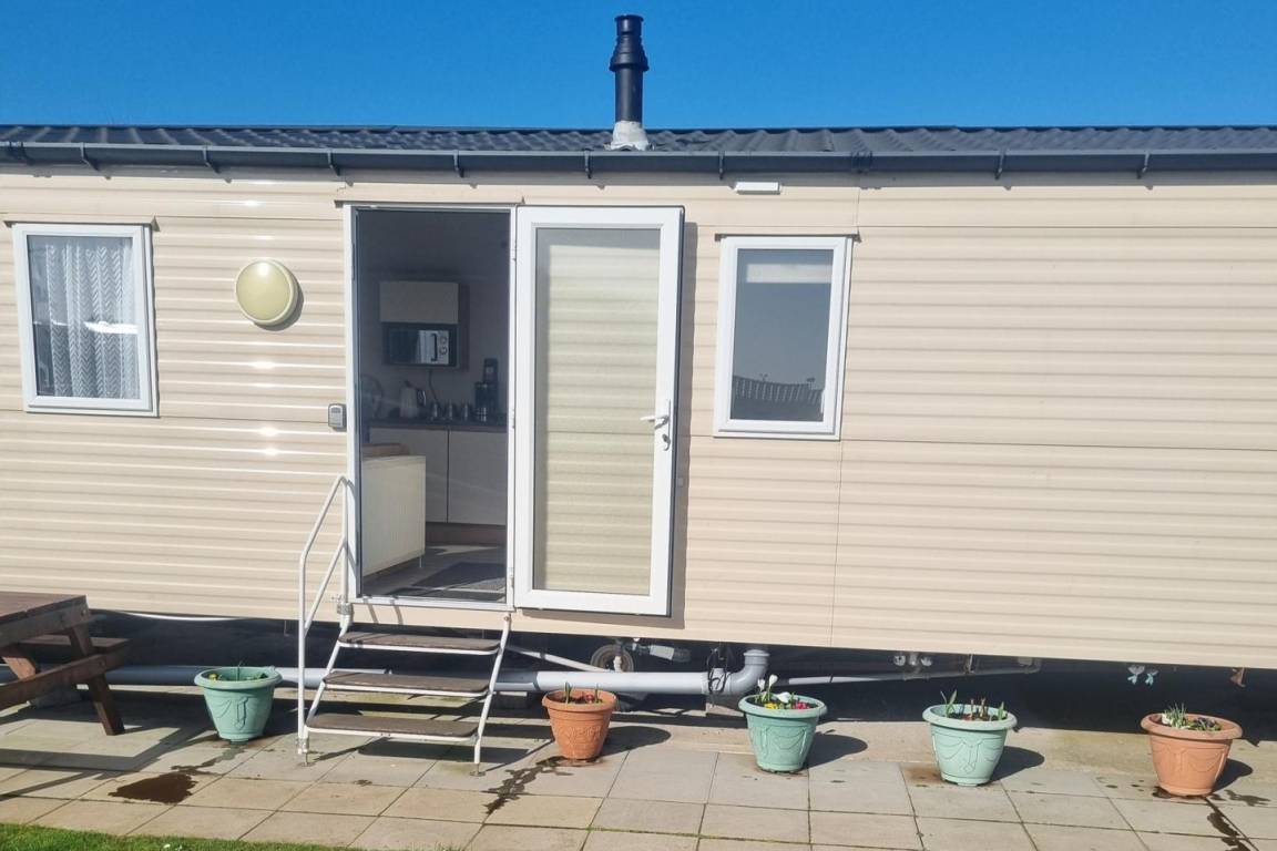 75 M² Cabin ∙ 2 Bedrooms ∙ 6 Guests - Wales