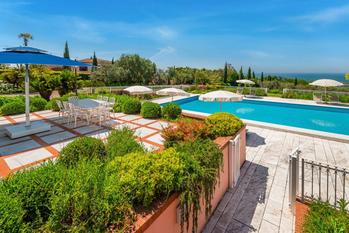 300 M² Villa Vacanza ∙ 4 Camere Da Letto ∙ 8 Ospiti - Camaiore