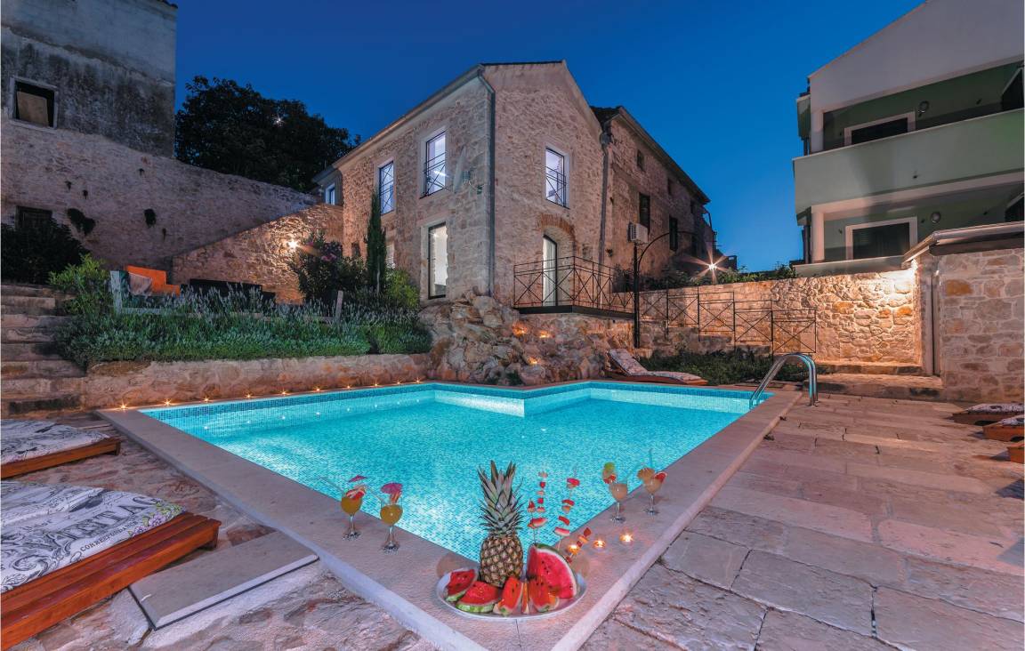 421 M² House ∙ 9 Bedrooms ∙ 18 Guests - Biograd na Moru