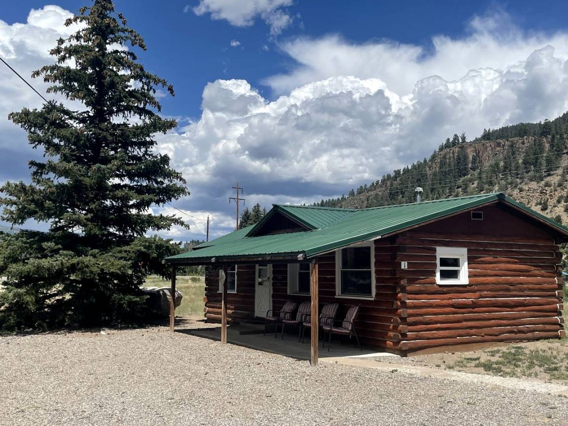 House ∙ 2 Bedrooms ∙ 5 Guests - South Fork, CO