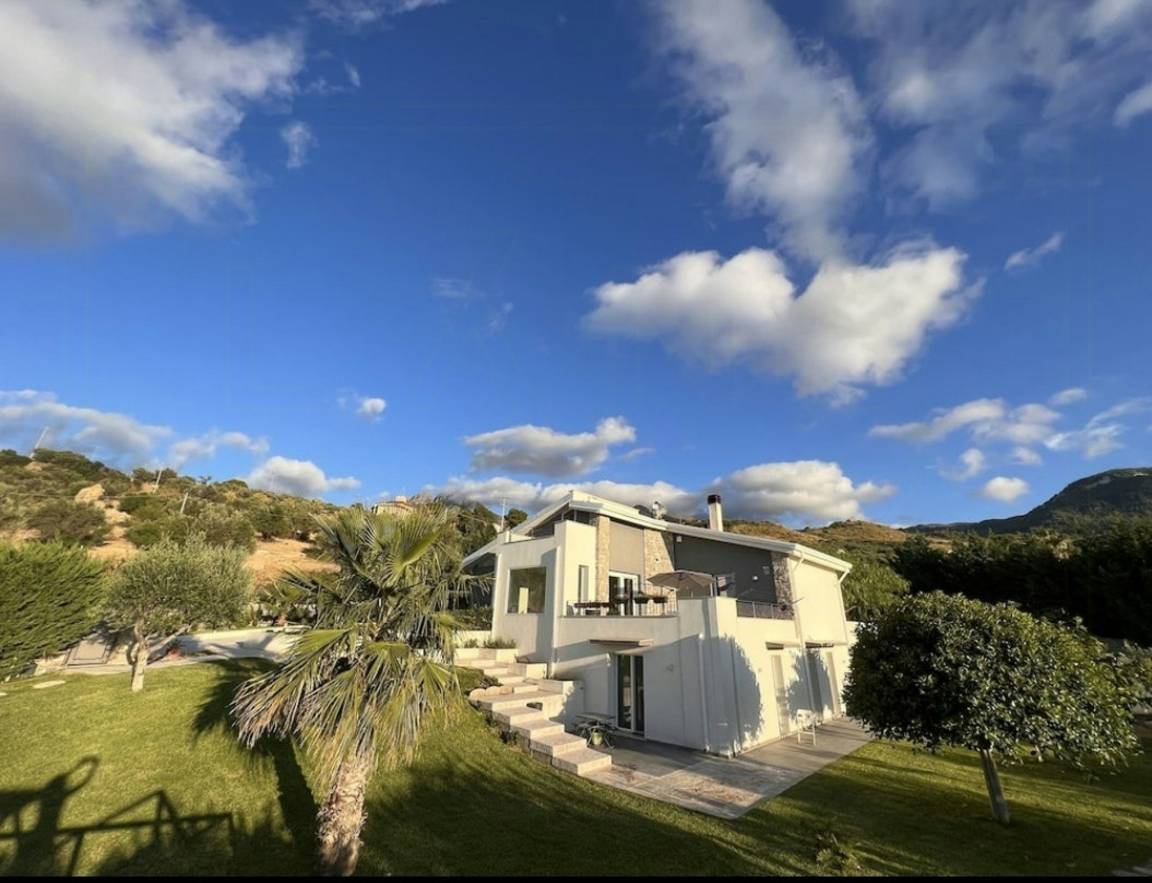 290 M² House ∙ 4 Bedrooms ∙ 8 Guests - Termini Imerese