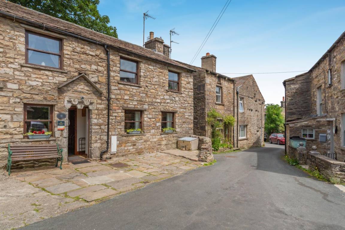 Cottage ∙ 3 Bedrooms ∙ 5 Guests - Askrigg