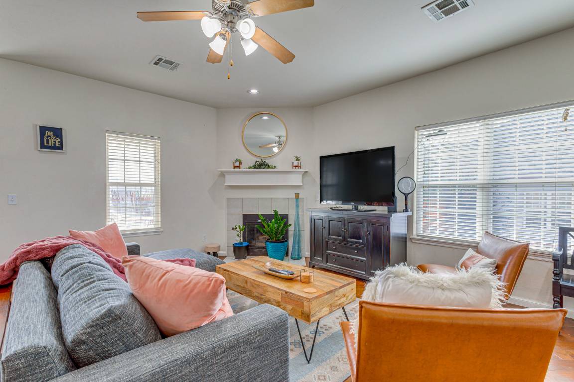 147 M² Apartment ∙ 3 Bedrooms ∙ 10 Guests - Midwest City, OK