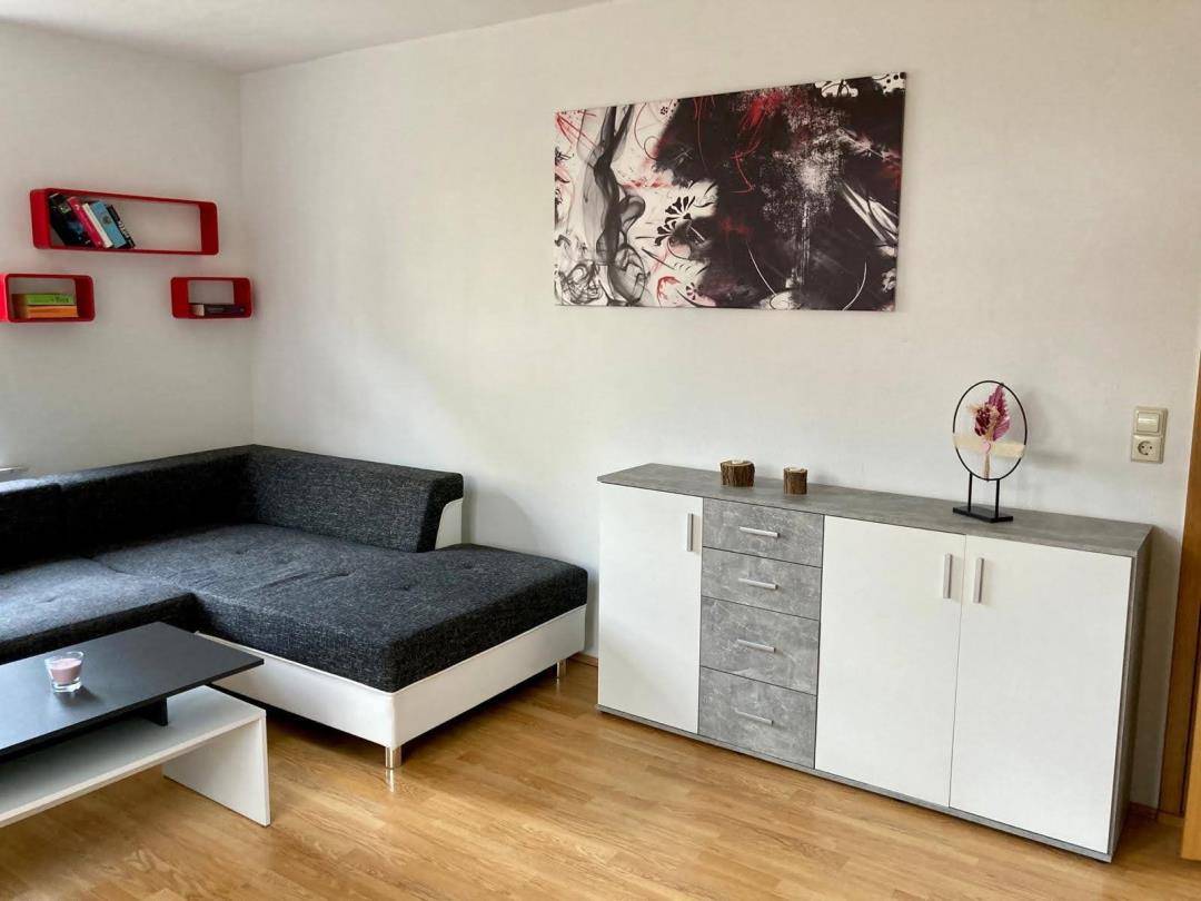 55 M² Ferienwohnung ∙ 1 Schlafzimmer ∙ 3 Gäste - Zwickau