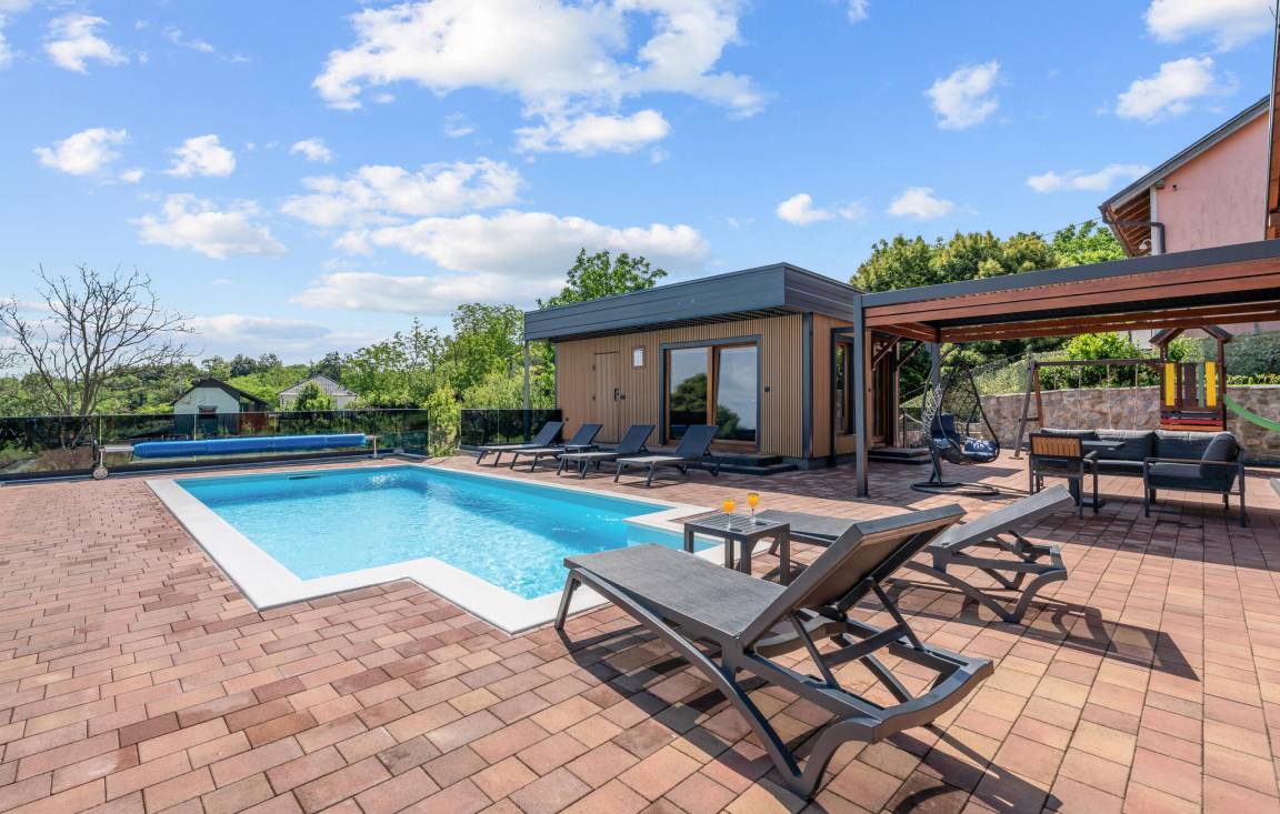 174 M² House ∙ 4 Bedrooms ∙ 8 Guests - Ludbreg