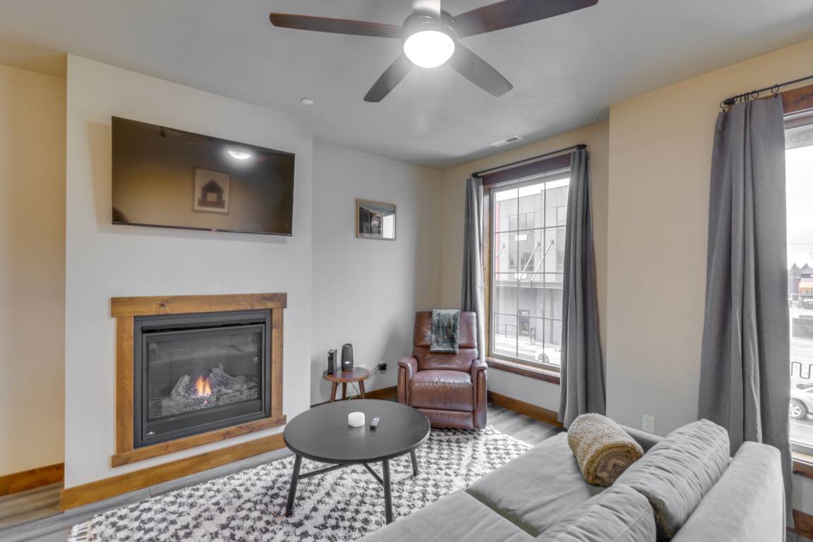 93 M² Apartment ∙ 2 Bedrooms ∙ 6 Guests - Columbia Falls, MT