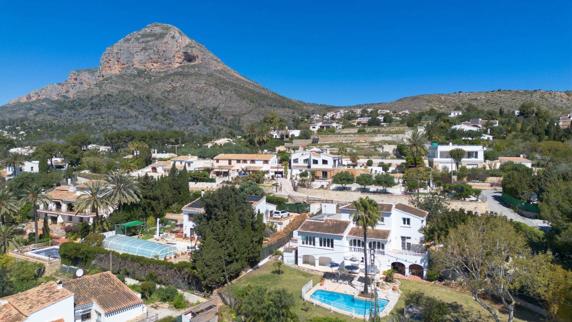 250 M² Huis ∙ 2 Slaapkamers ∙ 4 Gasten - Jávea