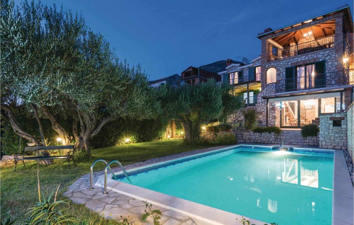 196 M² House ∙ 4 Bedrooms ∙ 8 Guests - Neum