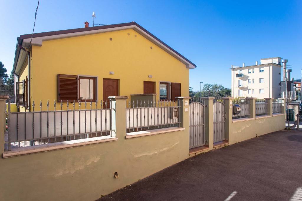 75 M² Apartment ∙ 2 Bedrooms ∙ 4 Guests - Sirolo