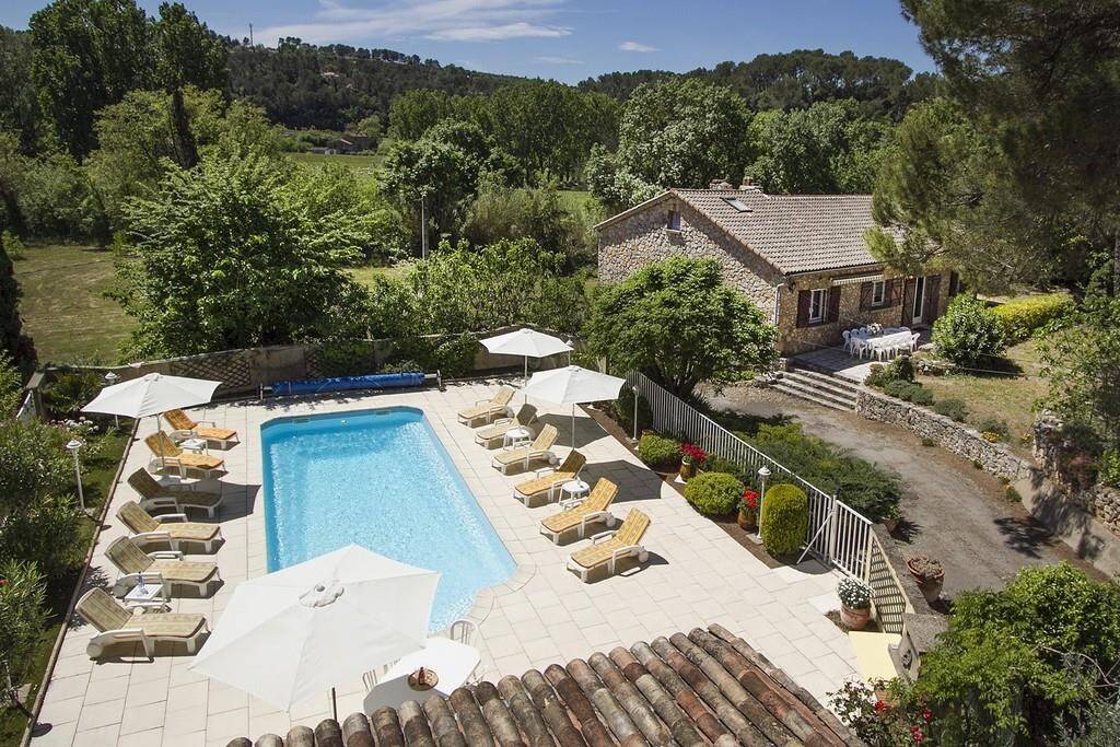 180 M² Villa ∙ 5 Bedrooms ∙ 14 Guests - Draguignan