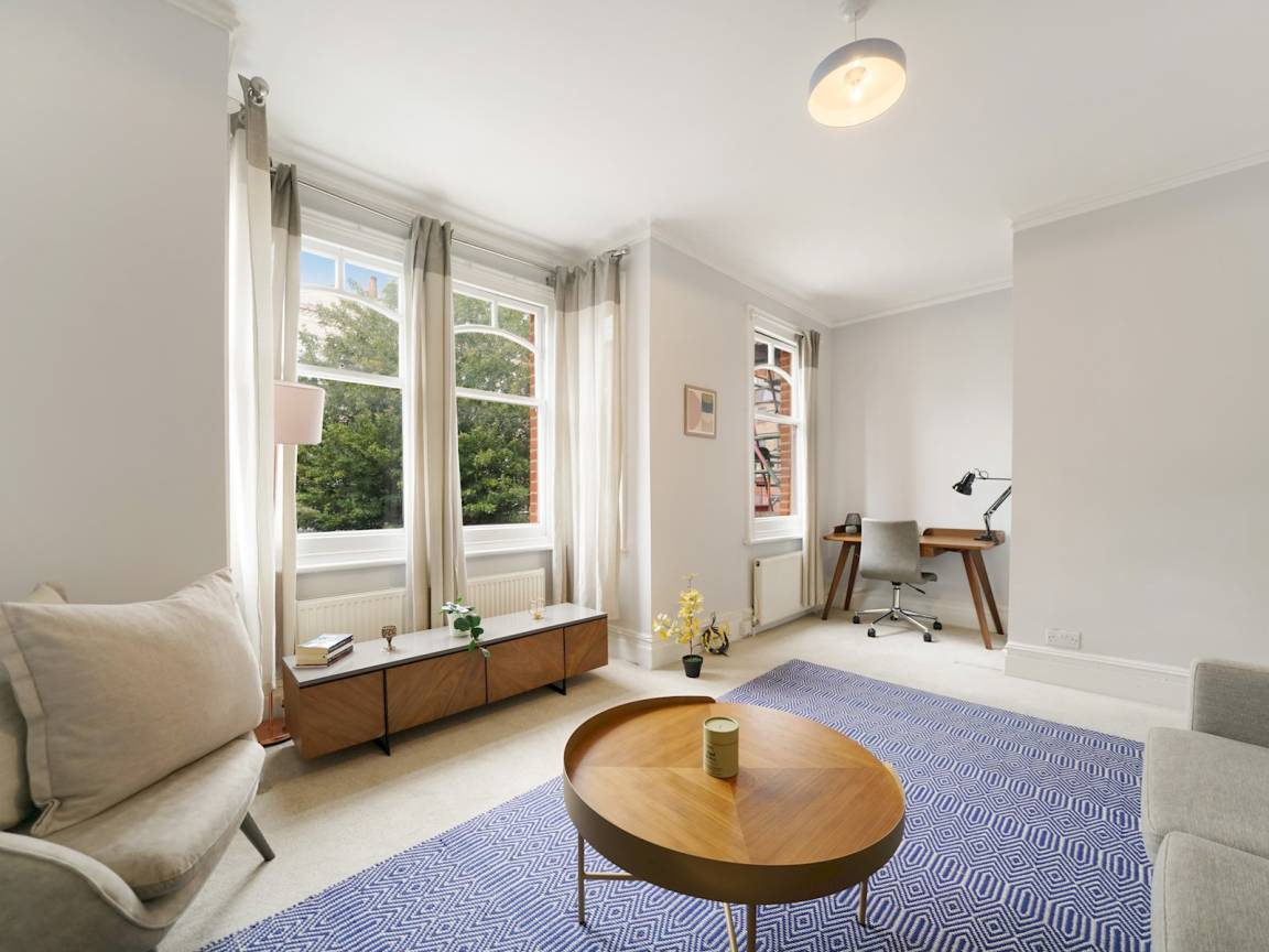 56 M² House ∙ 2 Bedrooms ∙ 3 Guests - Brentford