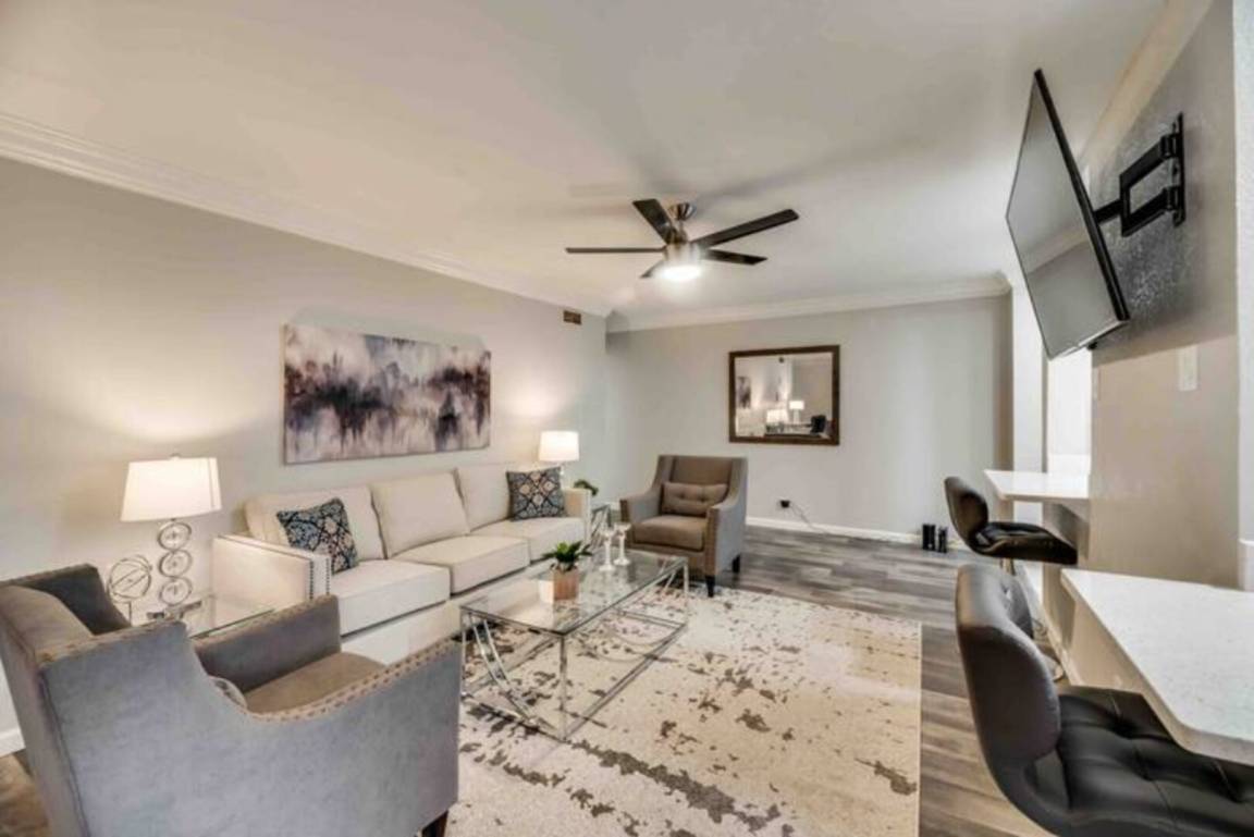 97 M² Ferienwohnung ∙ 2 Schlafzimmer ∙ 4 Gäste - Grand Prairie, TX