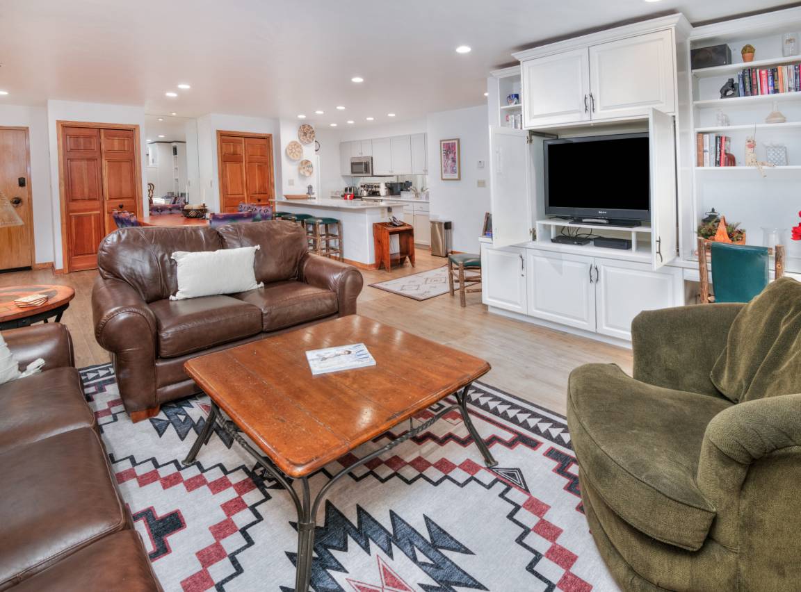 Condo ∙ 3 Bedrooms ∙ 6 Guests - Vail, CO