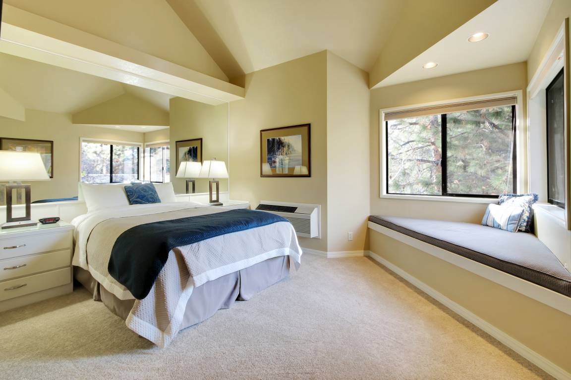 28 M² Hotel ∙ 1 Bedroom ∙ 2 Guests - Bend, OR