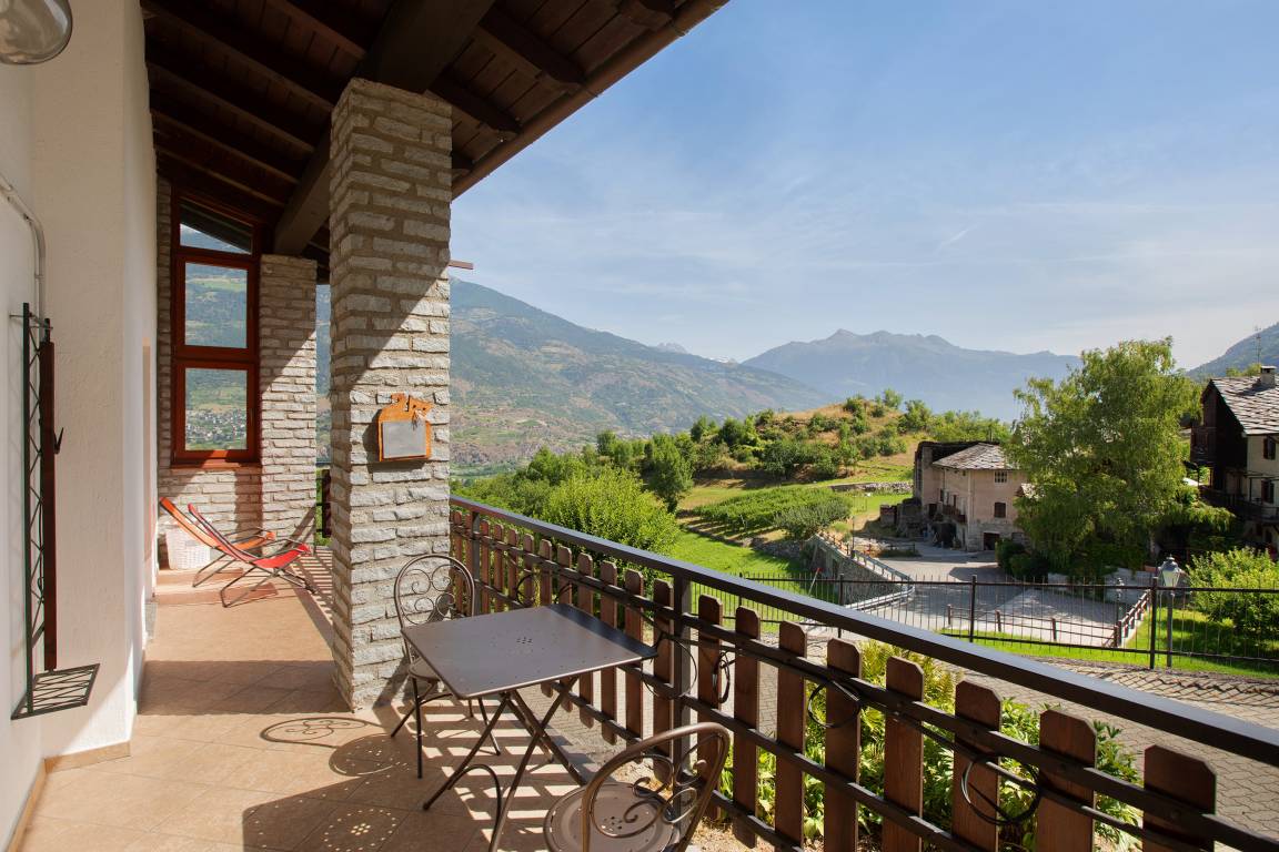 200 M² Villa ∙ 5 Bedrooms ∙ 10 Guests - Aosta