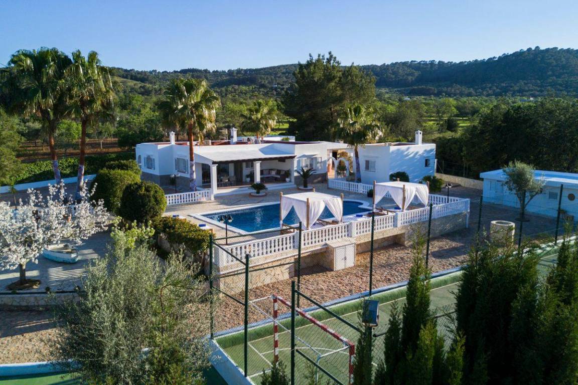 250 M² House ∙ 5 Bedrooms ∙ 10 Guests - Ibiza