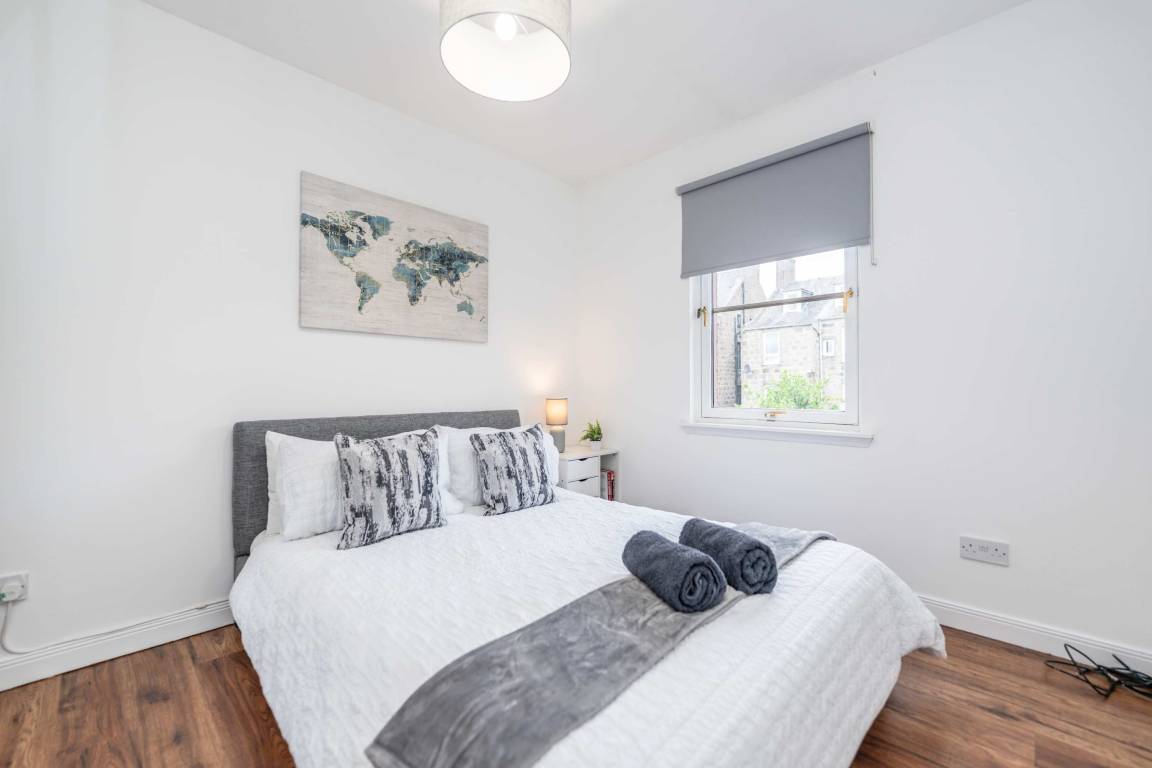 Apartment ∙ 2 Bedrooms ∙ 4 Guests - Aberdeen