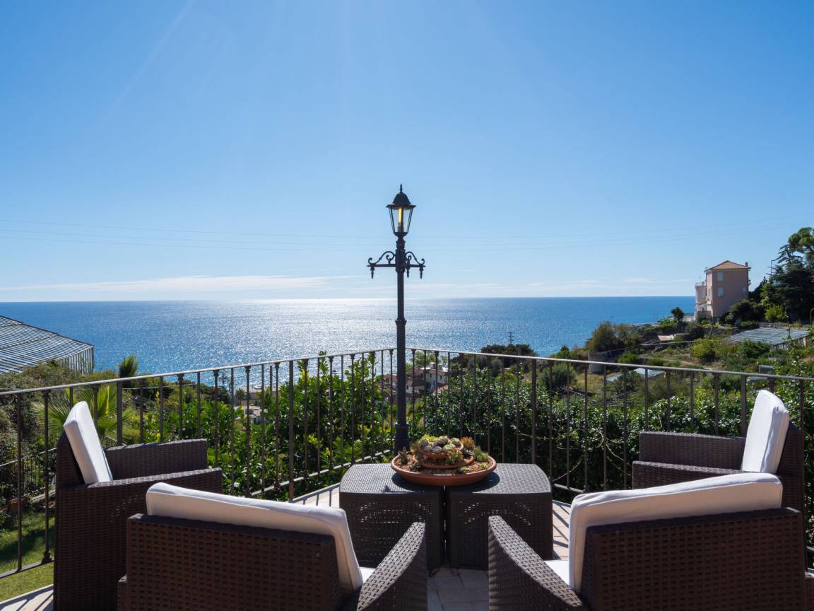 140 M² Appartement ∙ 3 Slaapkamers ∙ 8 Gasten - San Remo