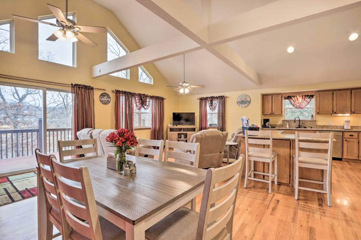243 M² House ∙ 4 Bedrooms ∙ 11 Guests - Truman Reservoir, MO
