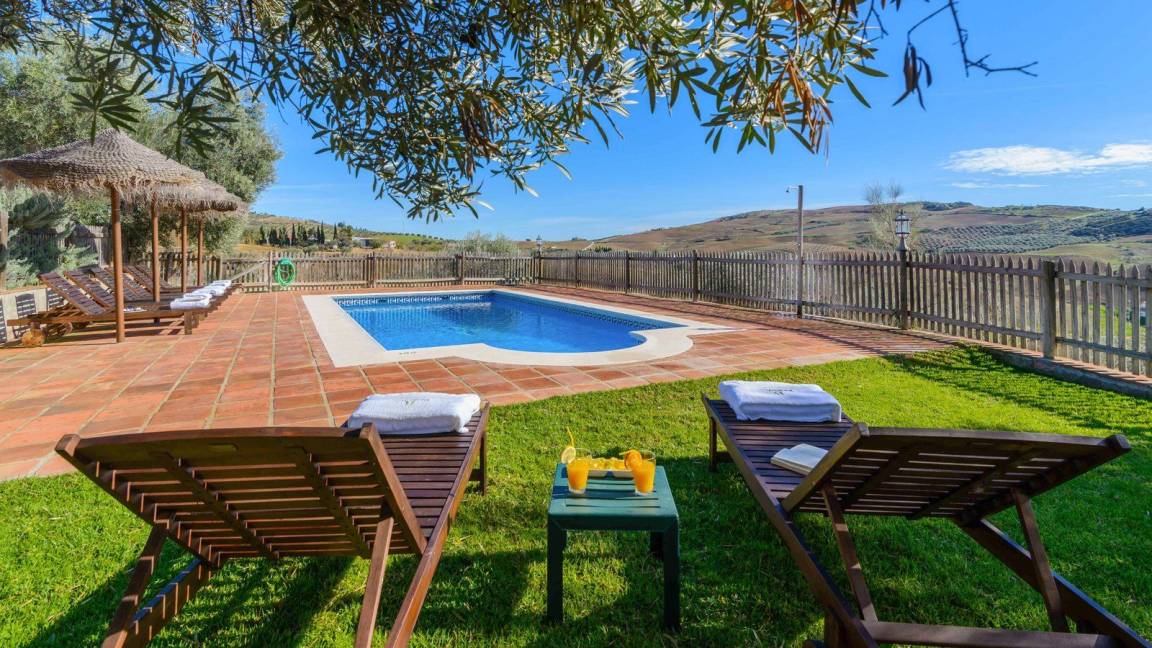 160 M² House ∙ 4 Bedrooms ∙ 8 Guests - Antequera