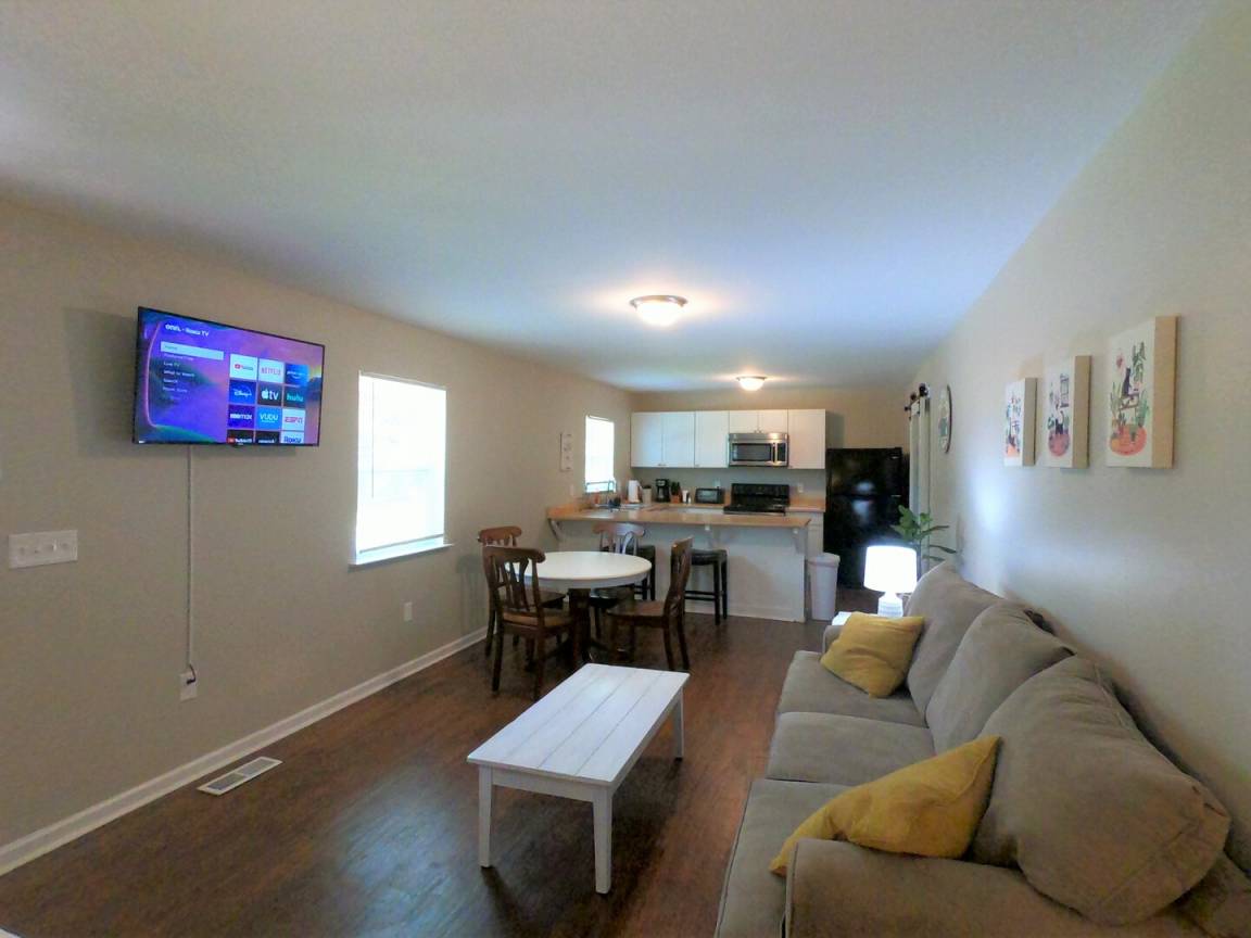 93 M² House ∙ 3 Bedrooms ∙ 6 Guests - Birmingham, AL