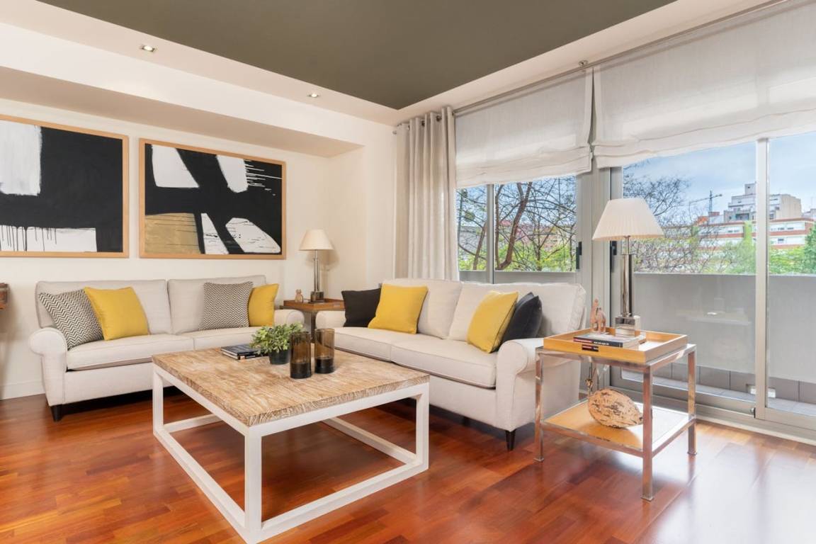 120 M² Appartement ∙ 4 Chambres ∙ 8 Personnes - Castelldefels