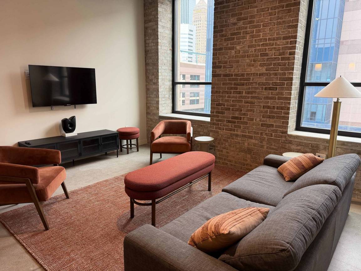 Apartment ∙ 3 Bedrooms ∙ 8 Guests - Minneapolis, MN