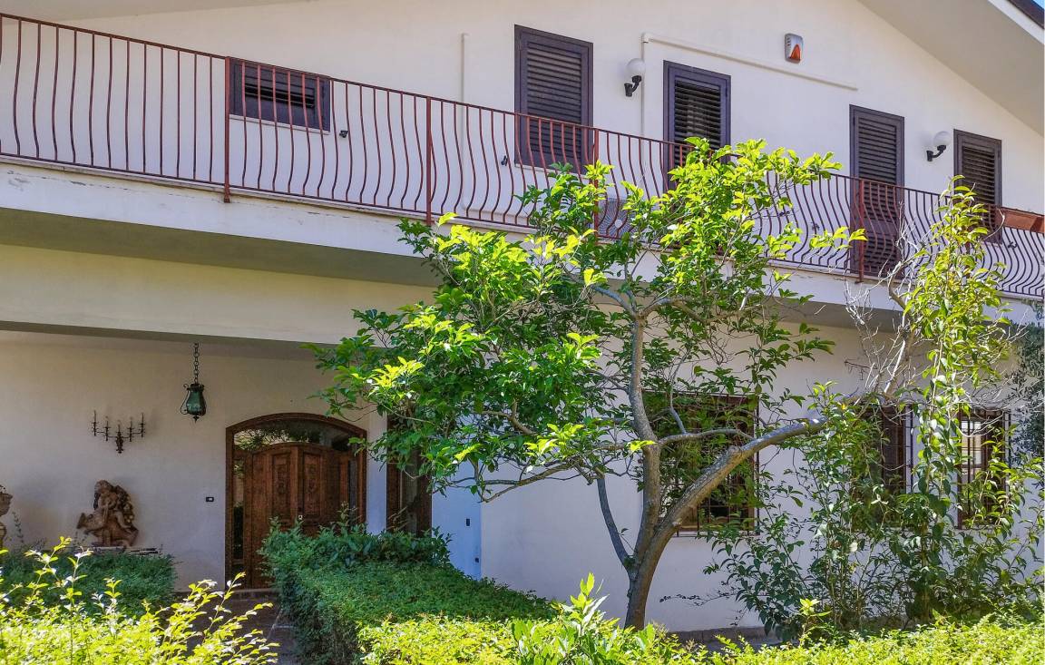400 M² House ∙ 4 Bedrooms ∙ 10 Guests - Pescara