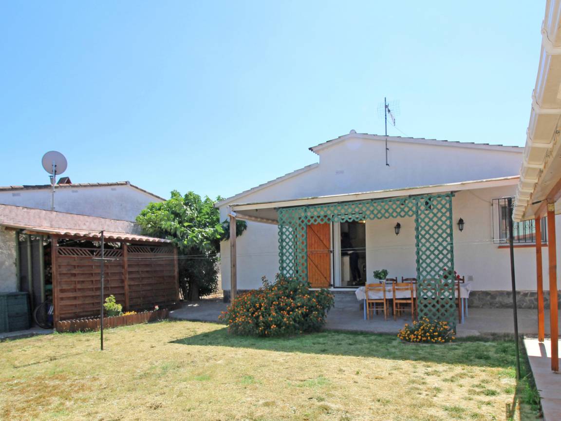 65 M² Villa ∙ 3 Bedrooms ∙ 6 Guests - Empuriabrava