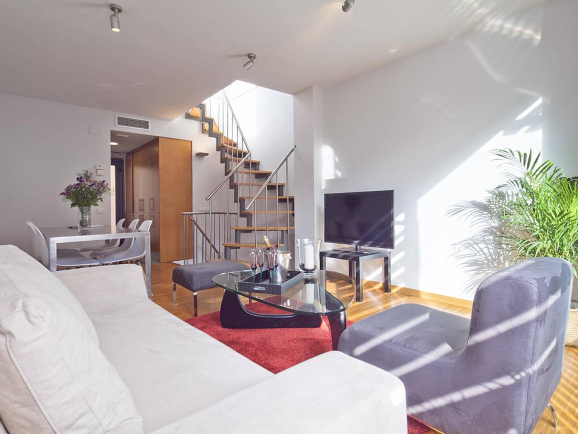 85 M² Apartment ∙ 3 Bedrooms ∙ 6 Guests - Barcelona