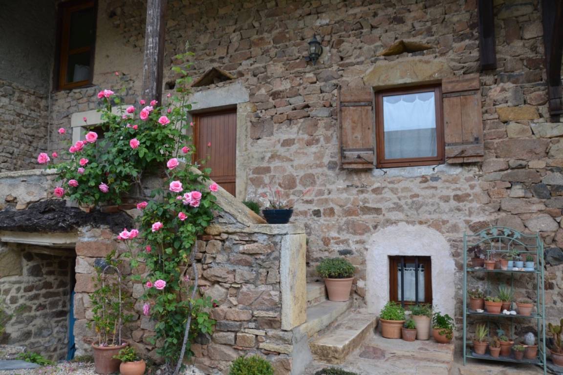 63 M² Cottage ∙ 2 Bedrooms ∙ 4 Guests - Cluny