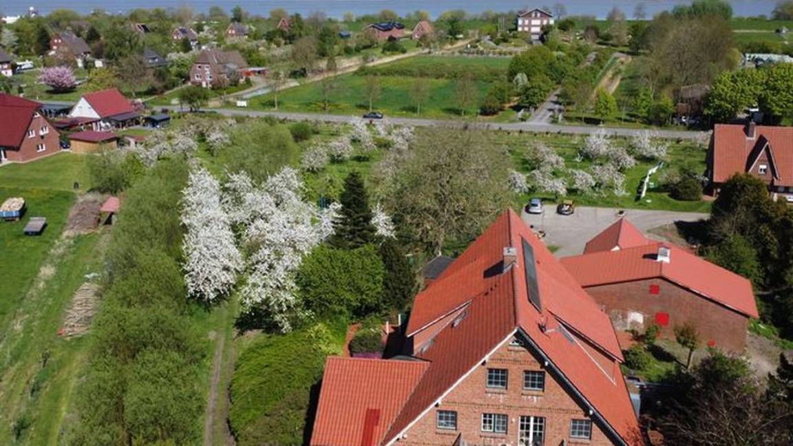 80 M² Ferienwohnung ∙ 2 Schlafzimmer ∙ 4 Gäste - Drochtersen