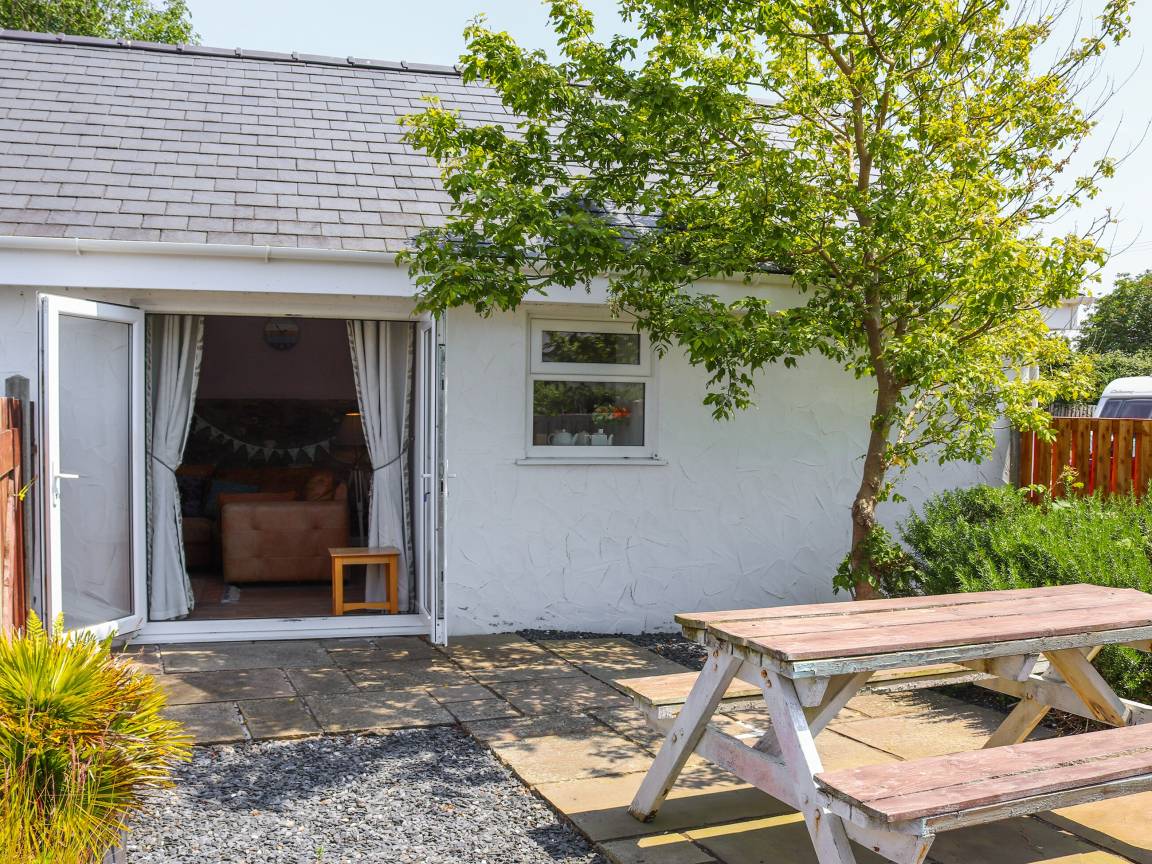 Cottage ∙ 3 Bedrooms ∙ 6 Guests - Pwllheli