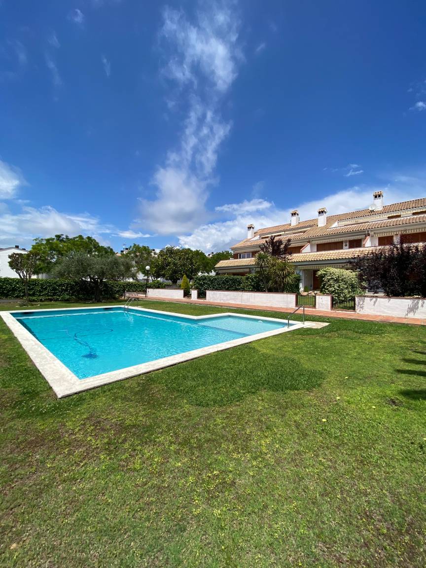 75 M² Ferienwohnung ∙ 3 Schlafzimmer ∙ 6 Gäste - Palamós