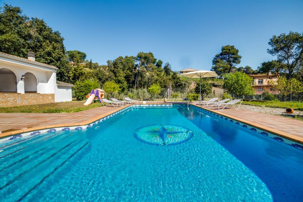 750 M² House ∙ 10 Bedrooms ∙ 20 Guests - Pineda de Mar