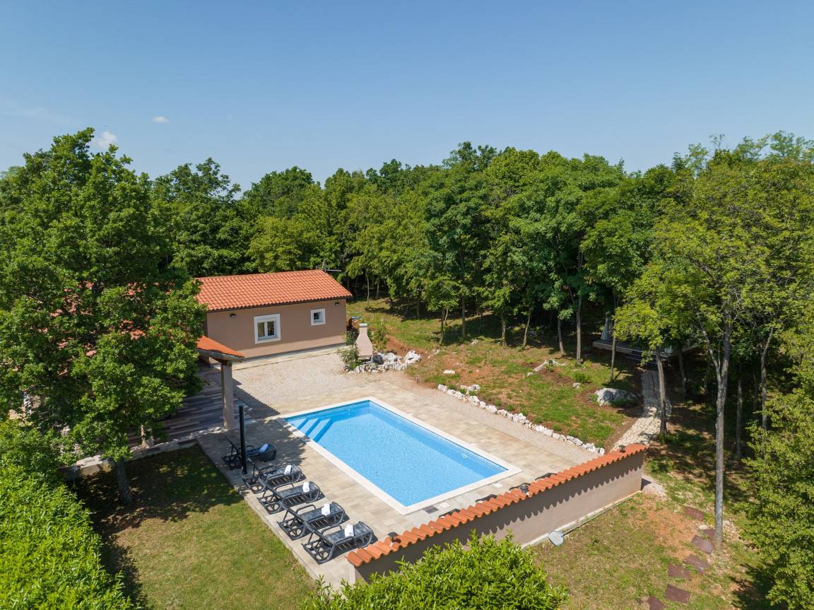 Villa ∙ 4 Bedrooms ∙ 8 Guests - Labin