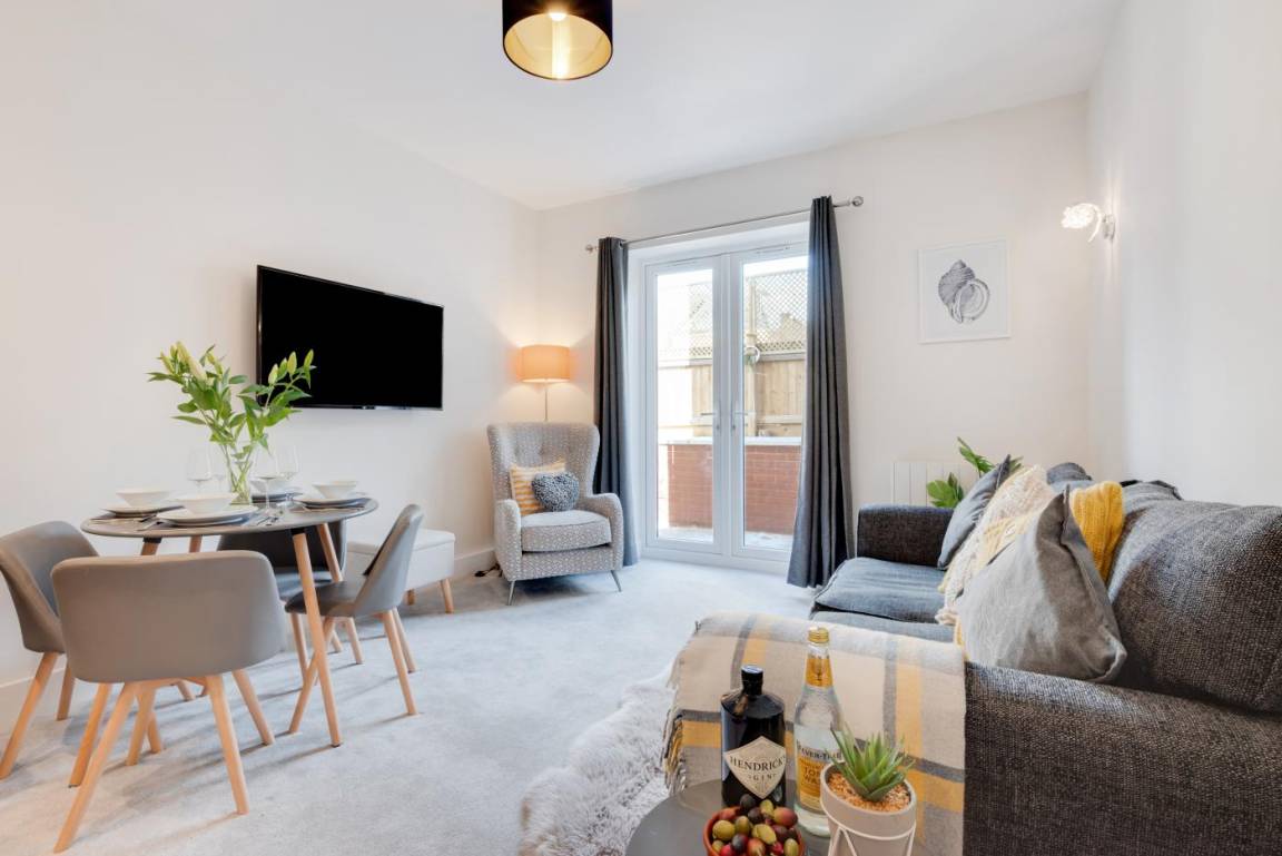 Apartment ∙ 2 Bedrooms ∙ 4 Guests - Swanage