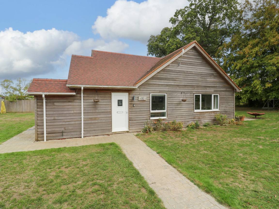 Cottage ∙ 3 Bedrooms ∙ 6 Guests - Dover