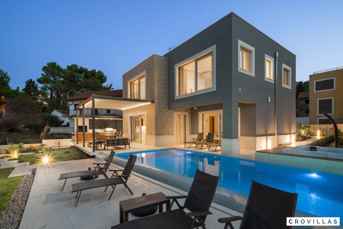 Villa ∙ 4 Schlafzimmer ∙ 8 Gäste - Trogir