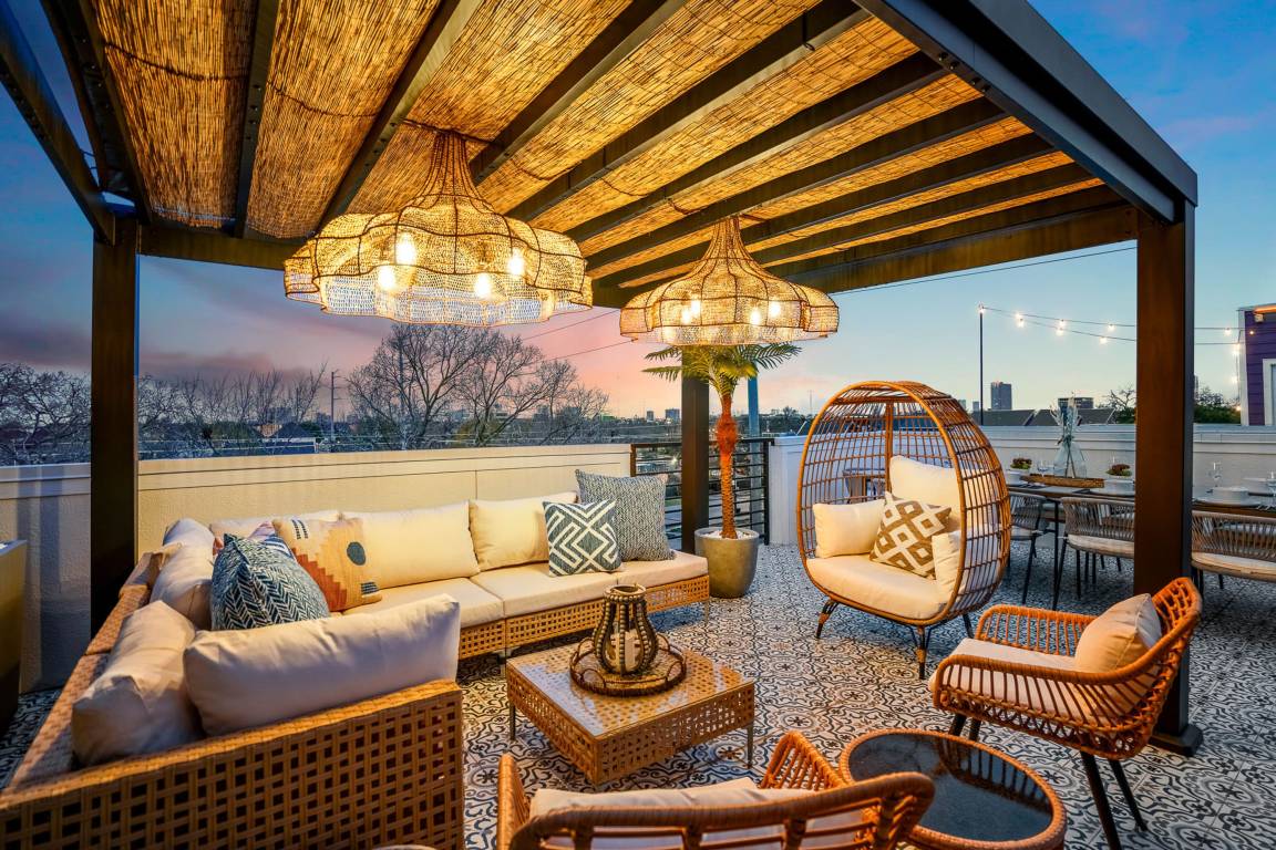 Apartment ∙ 4 Bedrooms ∙ 17 Guests - Houston, TX