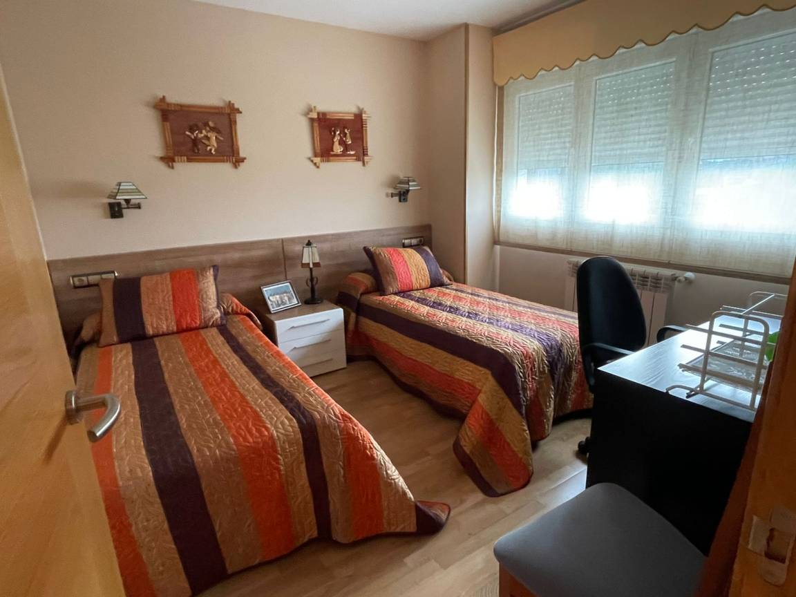 230 M² Casa ∙ 4 Habitaciones ∙ 10 Huéspedes - Avilés